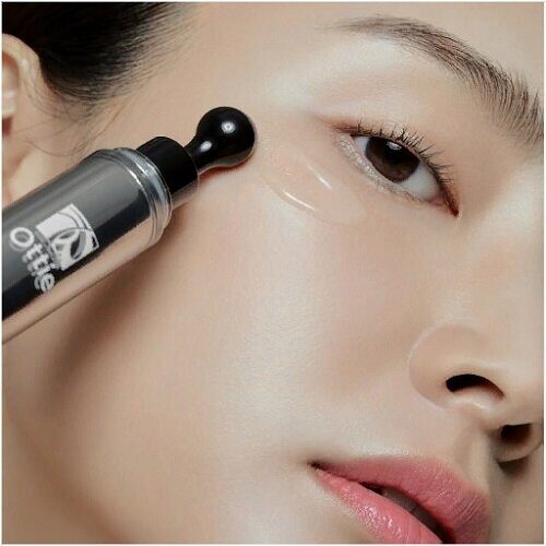 Крем-роллер для глаз с платиной Ottie Platinum Aura Roll-Up Eye Cream